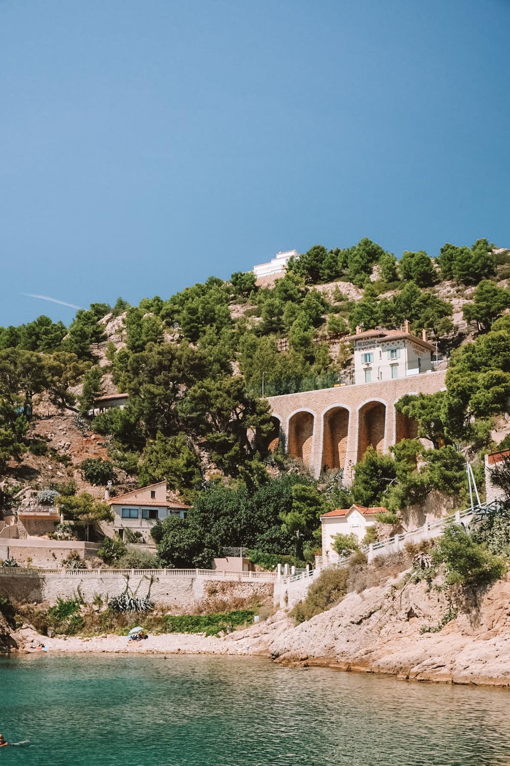 Les Calanques de la Côte Bleue : Méjean, Niolon, La Redonne - JOOWBAR ...